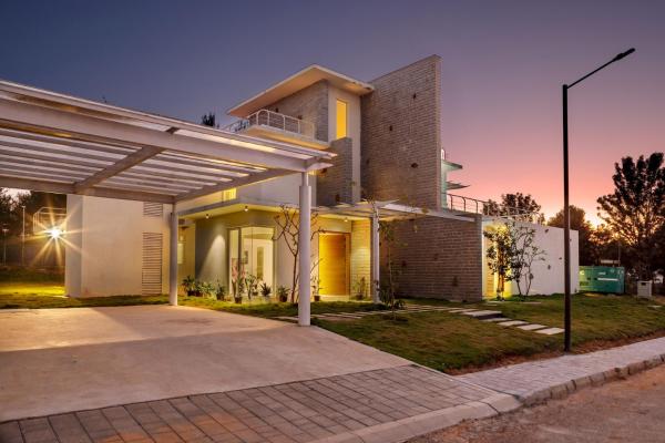 Golf View Home By Stayjade, 4bhk, Projector - Hosur