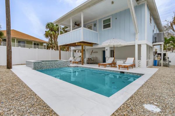 126 Madison Court Home - Fort Myers Beach, FL