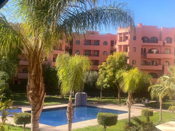 Un Moderne Chic Appartement Vue Sur Piscine - Marrakech