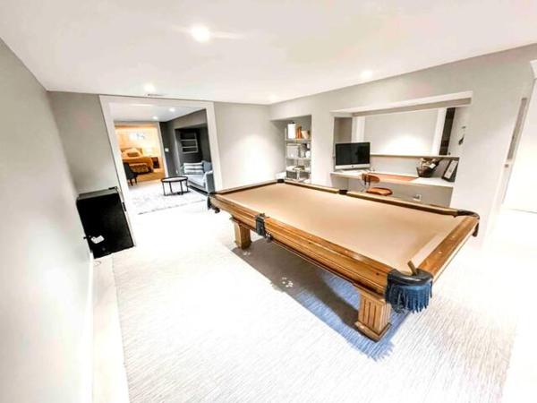 Modern Westport Studio With Pool Table & Lounge - Fairfield, CT