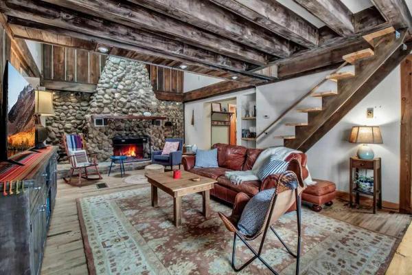Rustic Cabin Wood Fireplace & Large Deck - Holiday Valley Resort, NY