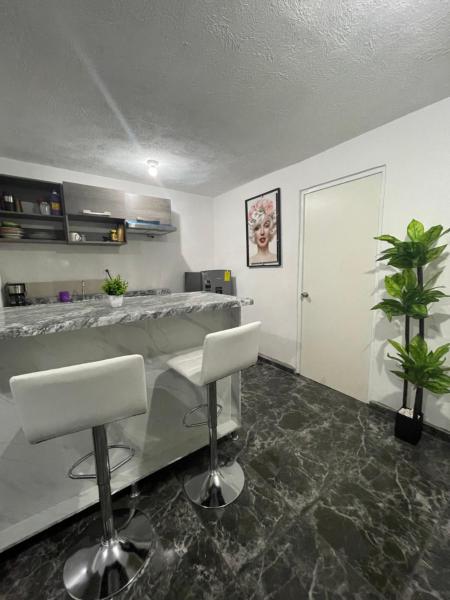 Luna House - Tlaquepaque