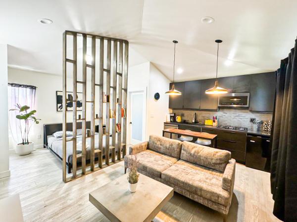 Charming Poolside Adu Near Sofi Stadium - Mk3lad - El Segundo, CA