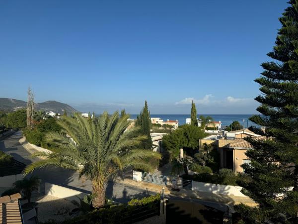 Beautiful Villa In Latchi In The Best Location! - Нео Хорио