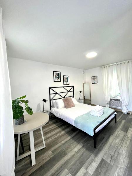 Stylish 1q Unit With Pool 11 Handicap Access - Clearwater Beach, FL