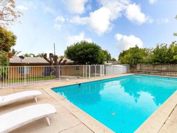 Modern 4 Bedroom In San Fernando - San Fernando Valley, CA