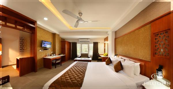 Kgees - Hill Town Hotel - Kattappana