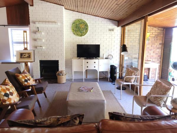 Mid Century Modern Gem Near Town - Stellenbosch