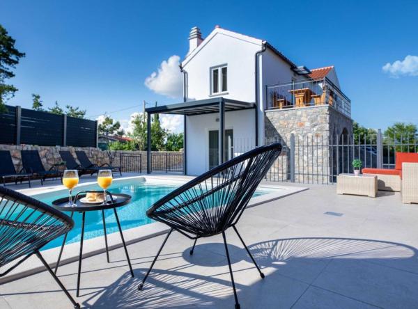 Luxury Krk Villa With Private Pool And Gardens - Krk