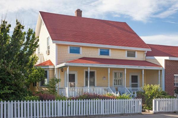 Waverly Suite 1 - New Shoreham, RI