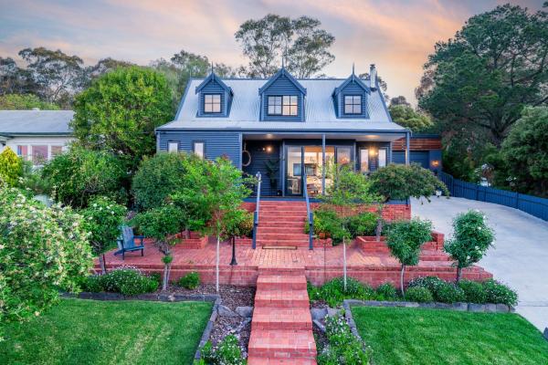 Tree Tops On Hodge - Albury