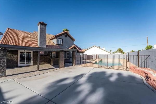Stone Sanctuary 5bd Optional Heated Pool Projector Arcade Game Billiards Family Park Adjacent - Las Vegas, NV