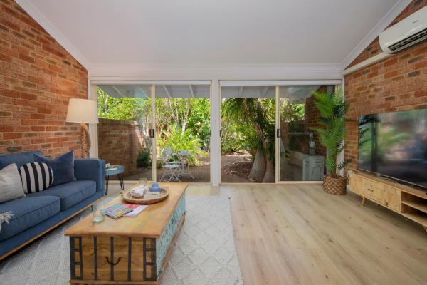 Whale Song Serenity - Garden Haven On Ettalong Beach - Sydney
