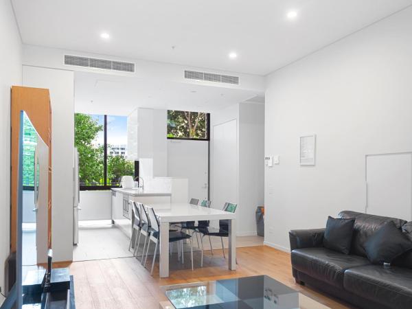Modern Split Level 2bed With Pool - Camperdown