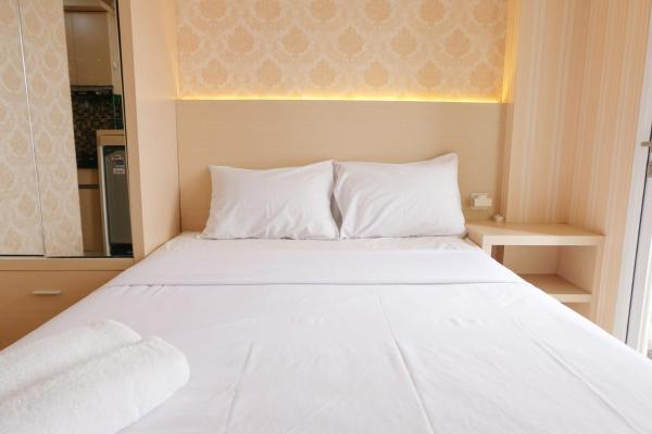 Good Deal Studio Apartment At Parahyangan Residence By Travelio - Bandung