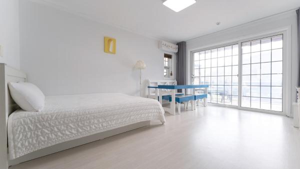 Geojae Lamer Pension - South Korea