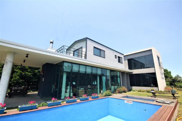Jeju Kouji Holiday Dokchae Poolvilla - 済州