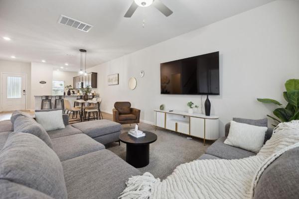 Lavida, Luxury 6brm, Sleeps 16, Backyard, Dallas Tx - Lancaster, TX