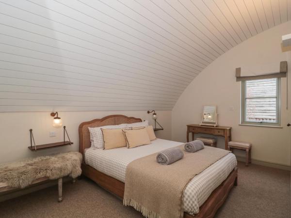 Dutch 1 - Burford, UK