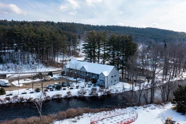 Riverhouse By Weekender Formerly Jack Daniels Inn - New Hampshire (State)