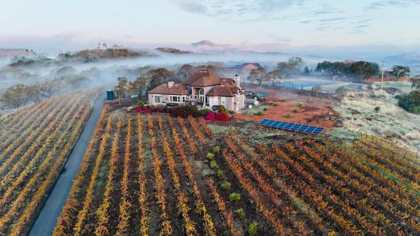 The Wine Country Villa - Fairfield, CA