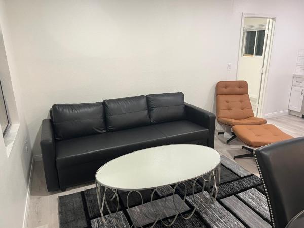 Modern And Charming 1 Bed First Floor Apartment - La Mesa, CA