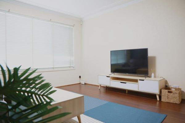 Riverstone 5 Bedroom Private And Cozy House - Blacktown