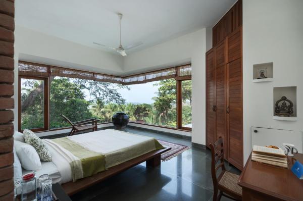 Saffronstays Pride Rock - Uran