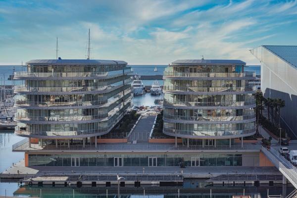 Waterfront Vibes By Wonderful Italy - Genoa