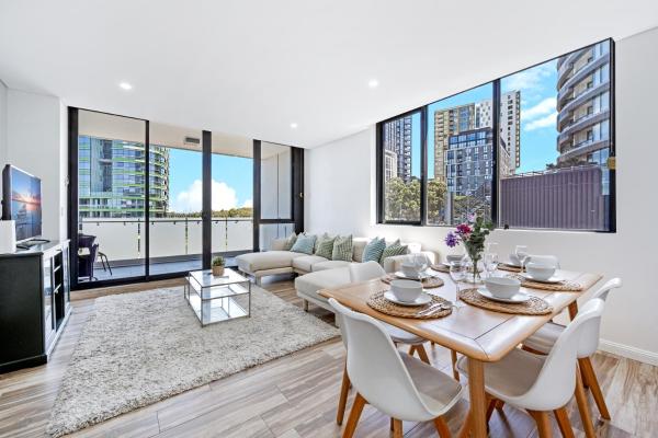 Stylish Apartment Steps From Sydney Olympic Park - Hunters Hill