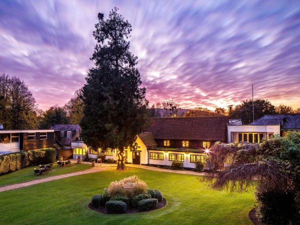 Sunday Box Hill Burford Bridge Hotel - Epsom