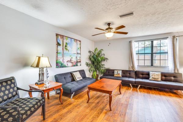 Steps To Beach Carrabelle Family Home With Patio! - Carrabelle, FL