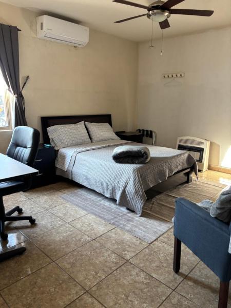 Habitación Roble, Cómoda Y Espaciosa - Saltillo