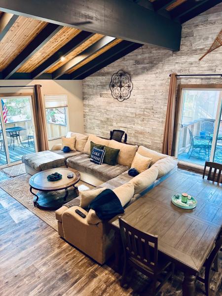 Lake Tahoe Incline Beach Ski Pool Pets Casino - Carson City, NV