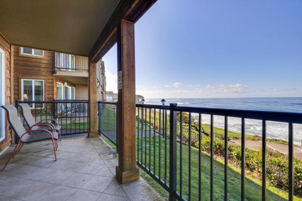 Lincoln City Oceanfront Condo, Near Lincoln Beach! - Oregon