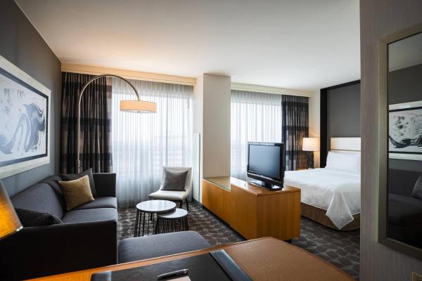 Renaissance Chicago O'hare Suites Hotel - Brookfield, IL