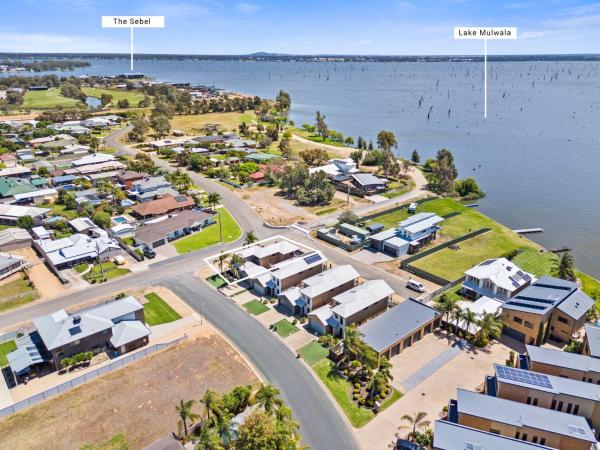 2 Luton - Yarrawonga