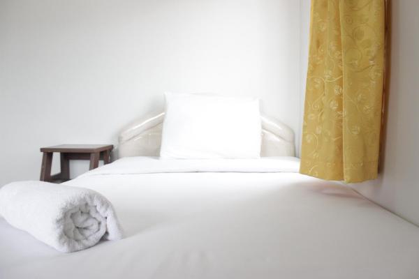 Spacious 2br Apartment At Pinewood Near Jatos By Travelio - Sumedang