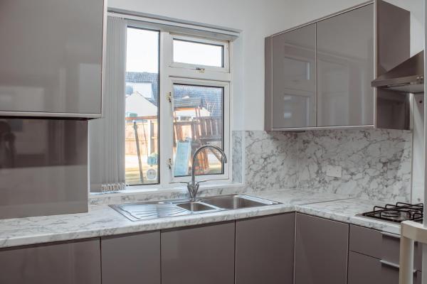 Spacious 4-bed Flat - 10 Mins To City Centre - Seacroft - Leeds