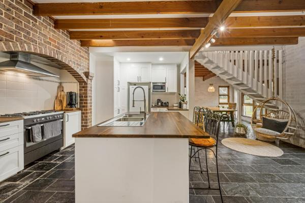 Crescent Lodge 307 Loftus Rd - Hat Head