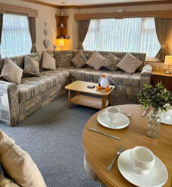 Haven Golden Sands Immaculate 3 Bedroom Pet And Autism Friendly 6 Berth Caravan With Gated Decking - England