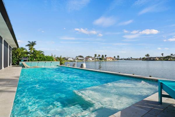 Seaglass Lakefront Home - Cape Coral, FL