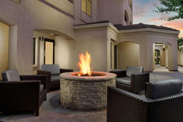 Courtyard By Marriott Salinas Monterey - Moss Landing, CA