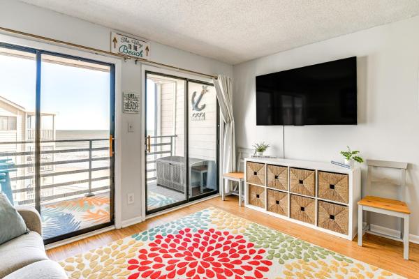 Cozy Beachfront Condo With Wifi, Views And Pool Access - Garden City, SC