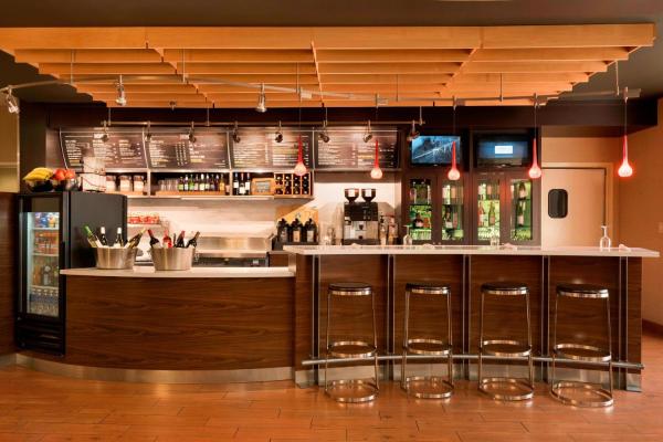 Courtyard By Marriott Peoria - Peoria, IL