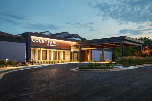 Courtyard St. Louis Westport Plaza - Hidden Valley Ski Resort, MO