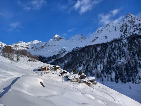 L' Aroula Rooms & Restaurant - Brusson