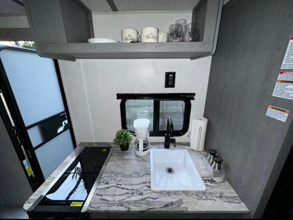 Lovely Deluxe Trailer Experience 3bd - St. Catharines
