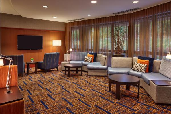 Courtyard By Marriott Kansas City Shawnee - Shawnee, KS