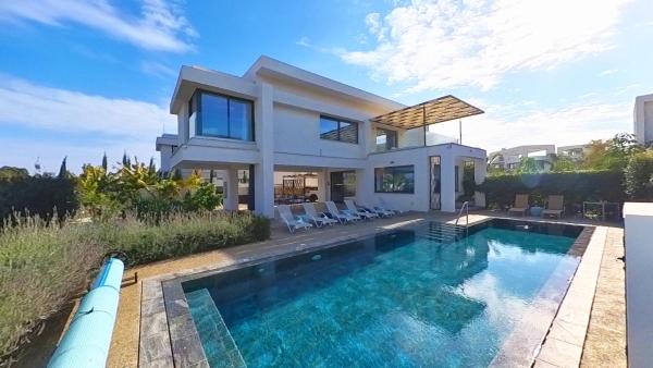 Billy's Place Protaras Luxury Villa With Private Pool With Heated Pool Option For Autumn And Winter Months - Nissi Beach